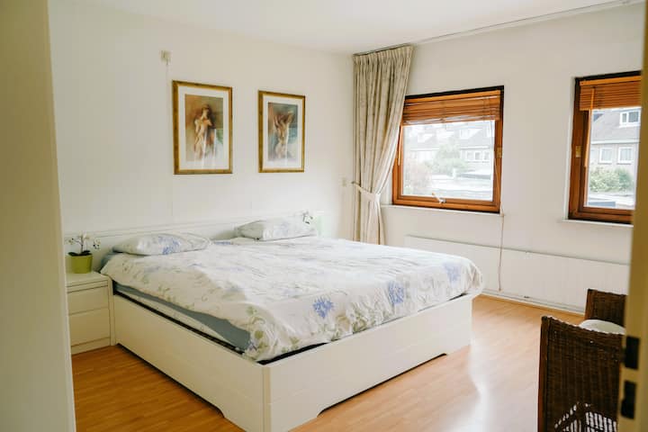 Eindhoven - Charming Spacious Room - Best