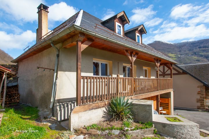 Maison Spacieuse à La Montagne - Les