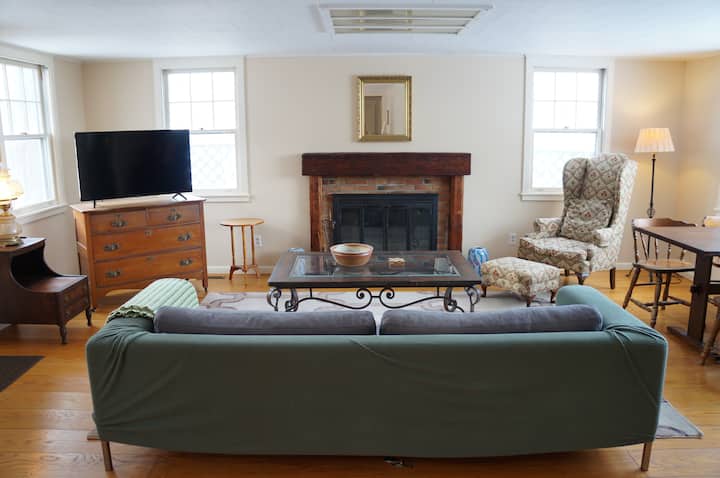 The Old Toad - Riverton Suite - Montpelier, VT