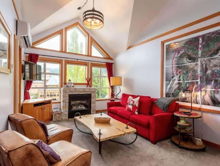 Glacier Lodge: Steps 2 Trails & Nature - 휘슬러