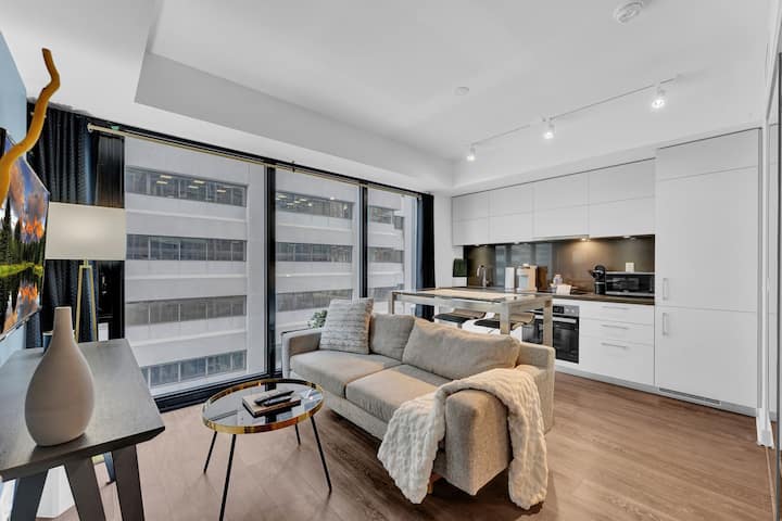 Rentx|yorkville Suite /1-bed/gym/pool - Toronto