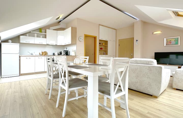 Old City Views - Luxury 2bdr Free Parking. - Sofia