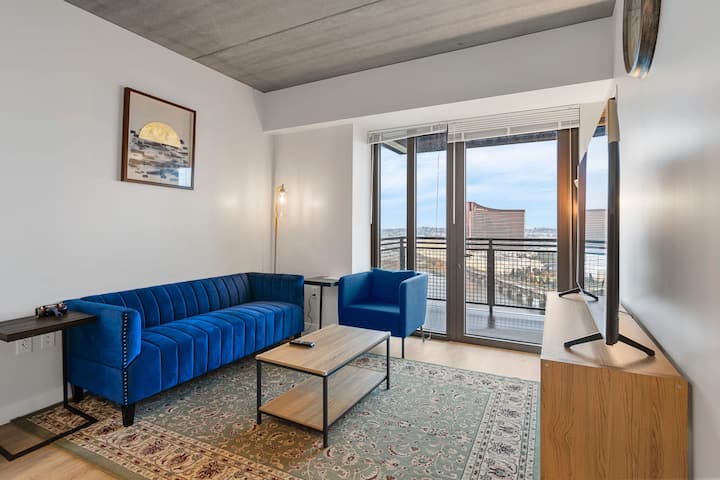 Cozy Apartment With Balcony/ Amazing View - Somerville, MA