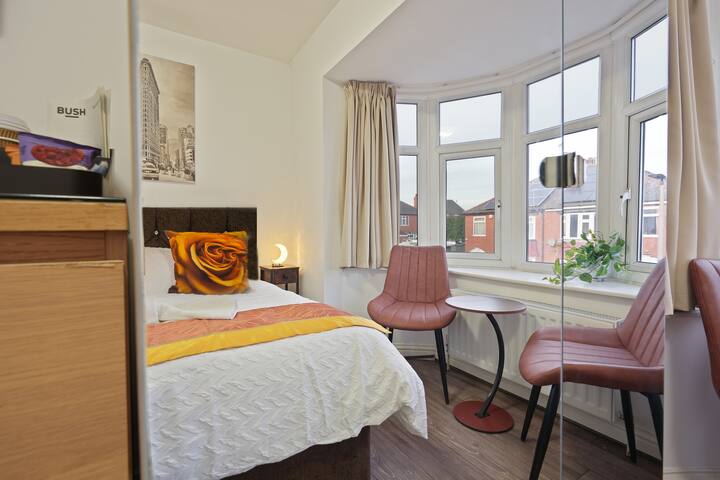 Cosy Ensuite Room 3 (Self Check-in) Doncaster - Doncaster