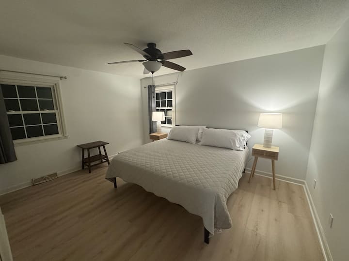 Spacious King Suite In N Raleigh - Raleigh, NC