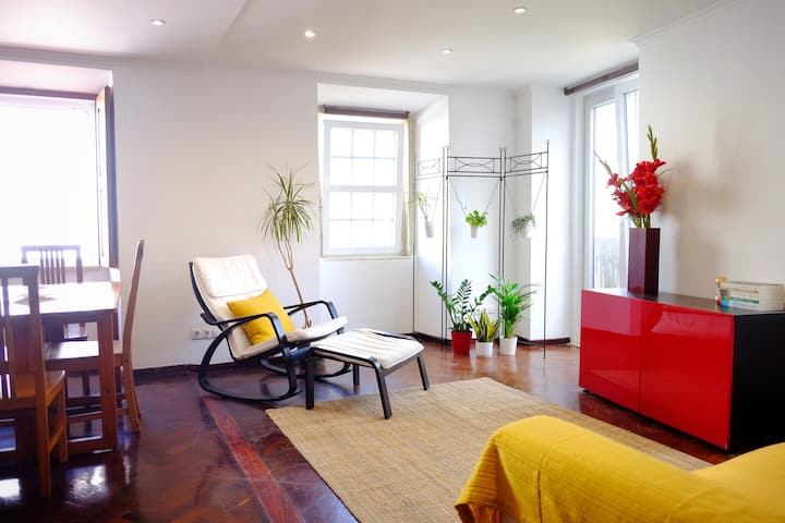 Sebastien's Cozy Apartment In Typical Alfama - Alfama