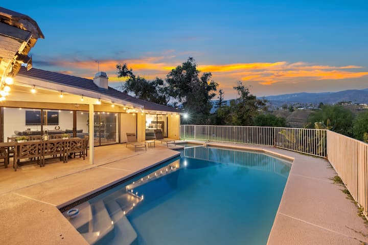 Peak Paradise: Pool, Spa, Games, & Panoramic Views - San Bernardino