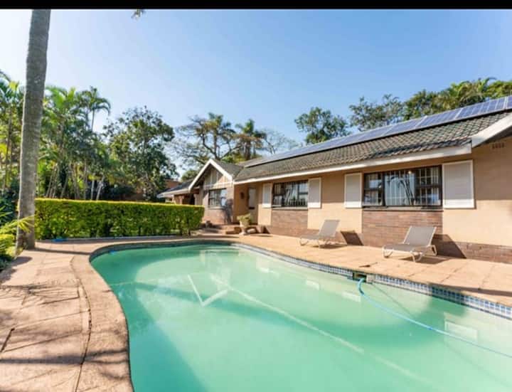 Fenced, Beach House, Furnished - Amanzimtoti