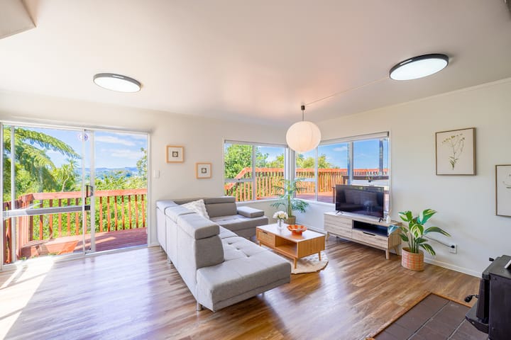 Scenic Escape With Stunning Sea Views In Raumanga - Whangārei