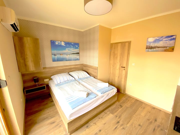 Unio Vendégház 2. - Családi Apartman Erkéllyel - Siófok