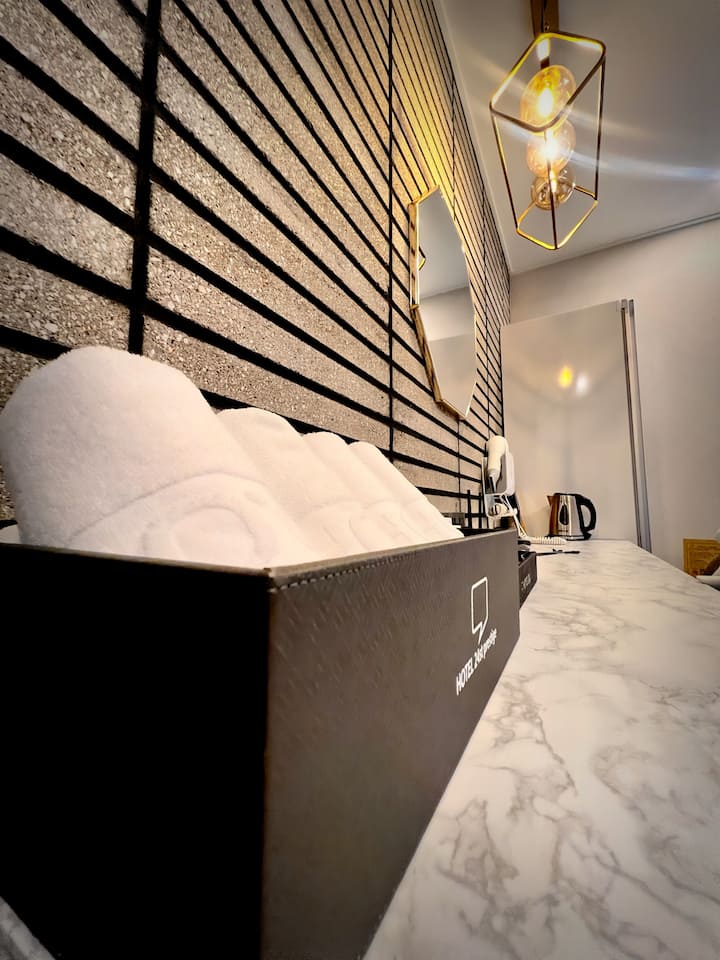 프리스티지테이블(Free Ott,wifi,breakfast,nonsmoking) - Incheon