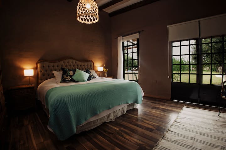 Casa De Campo Con Caballos - Argentina