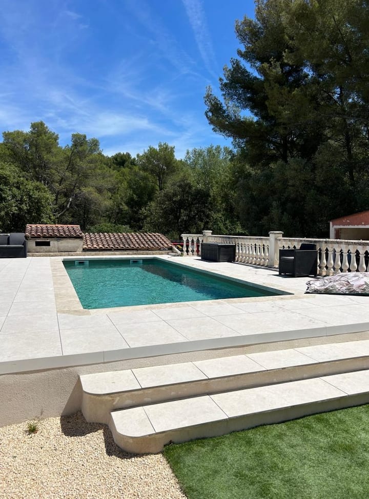 Gîte 8 Pers. Piscine, Spa Privé - Le Castellet