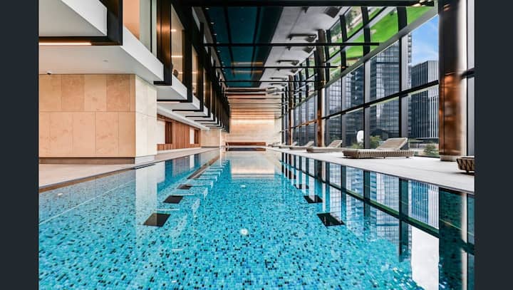 2br With City View And Secure Parking| Near To Dfo - Melbourne