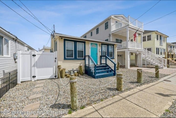 Beach Block Summer Oasis! - Lavallette, NJ