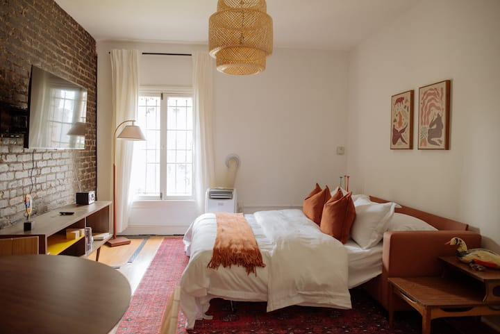 Modern Apartment In Korea Town - Silver Lake, CA