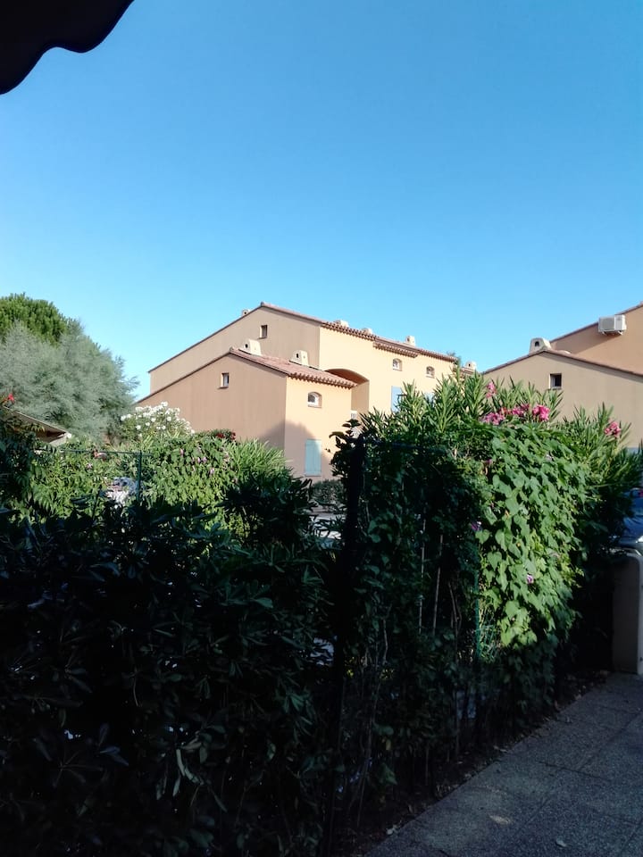 T2 Alienor A 80 M De La Plage - Sainte-Maxime