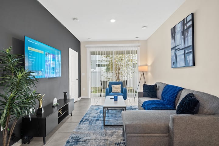 Chic 2br Townhome Close To Downtown And Beaches* - Jacksonville, FL