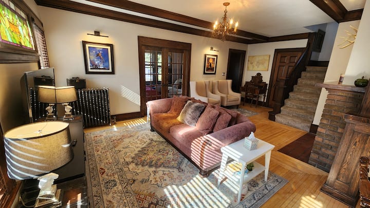 The Hawthorne: 5*br, 3ba, Theater, Minutes To Dt - Minneapolis, MN