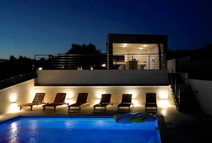 Villa Kiko - Panoramic Sea Views - Brodarica
