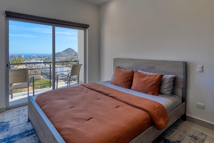 2 Br Wake Up To Unique Views From Your Balcony - Cabo San Lucas