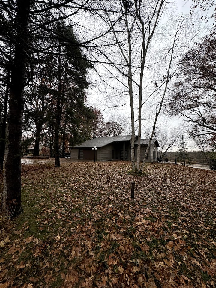 Ski River House - Portage, WI