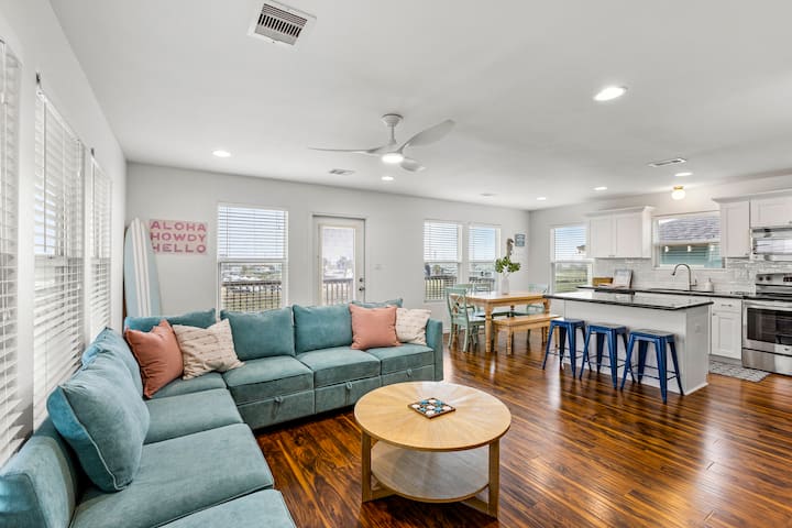 Beach Access - 6 Beds, Sleeps 10 - Crystal Beach, TX