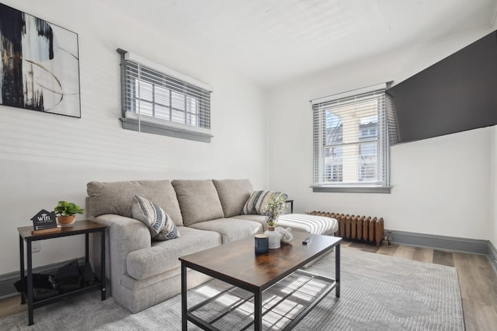 Amazing 5br, 1.5 Ba Close To The Falls - Niagara Falls, NY