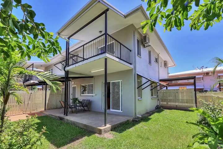 Botanic Beauty - Stunning 3 Bedroom Townhouse - Darwin