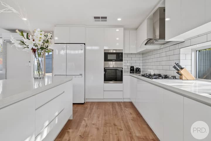 Bendigo Lux 5 Beds Sky View's Wifi Lake Tennis Pet - Bendigo