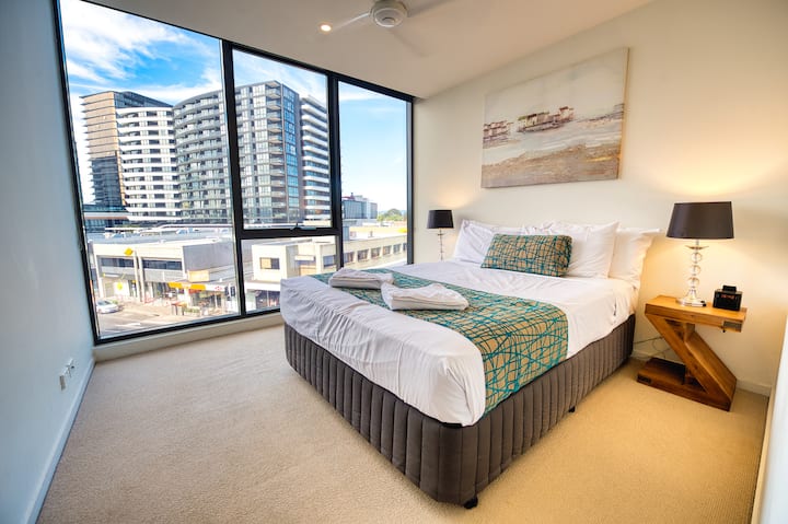 Spacious 2 Bdr Apt In The Heart Of Glen Waverley - Forest Hill