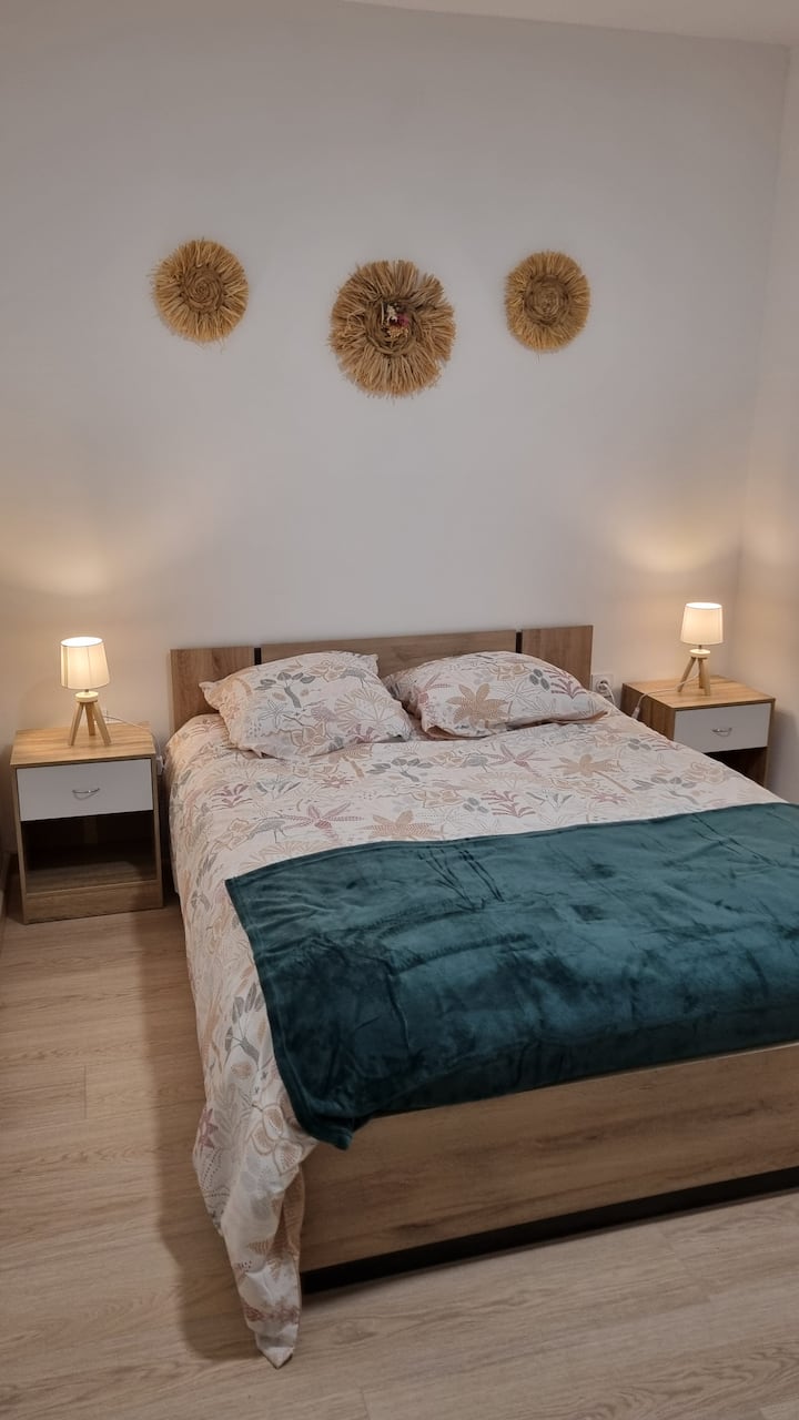 Appartement Neuf - Parking Gratuit - Centre Ville - Laval, France