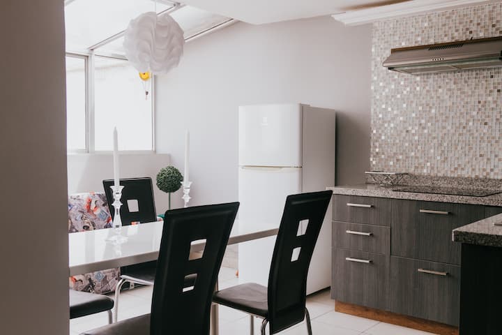 Beautiful 2 Bedroom Apartment, Downtown Cuenca. - Ecuador