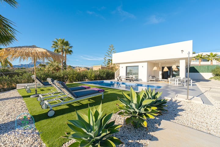 Brand New Luxury Villa With Pool - Jijona