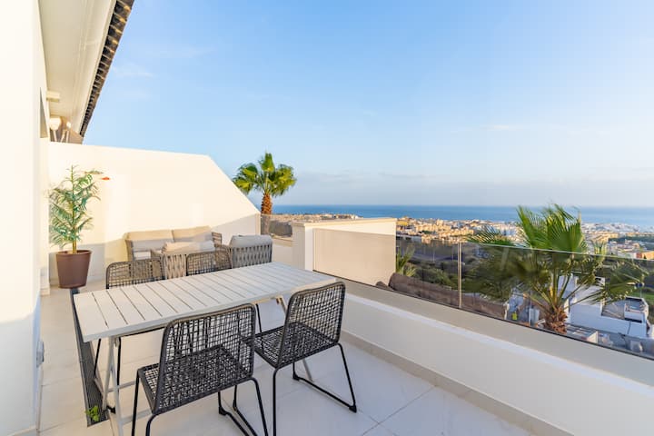 Luxury Penthouse With Ocean Views - Estepona