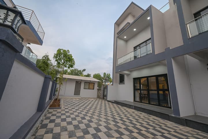 Elara Villa- 3bhk Luxury Villa With Pool & Terrace - Lonavla