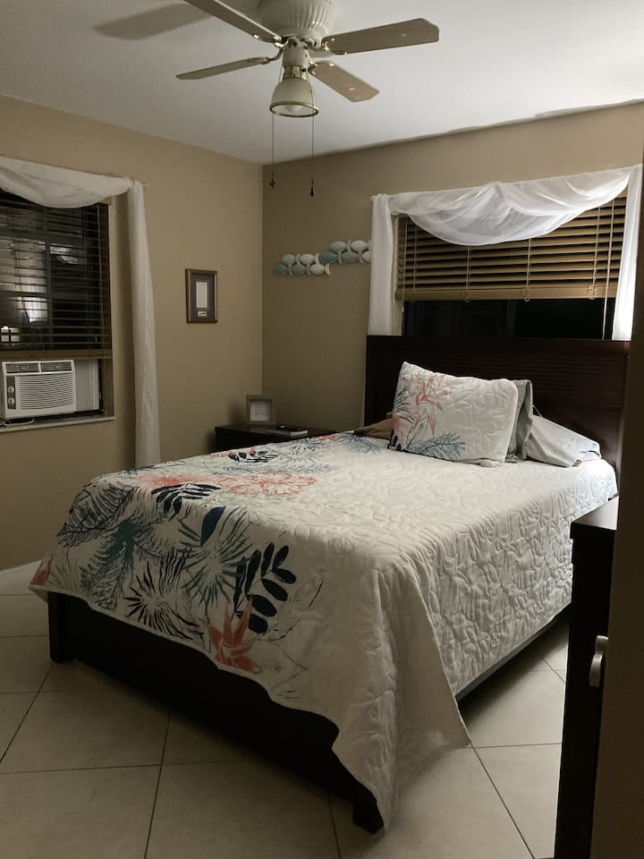 Tropical Bungalow - Naples, FL