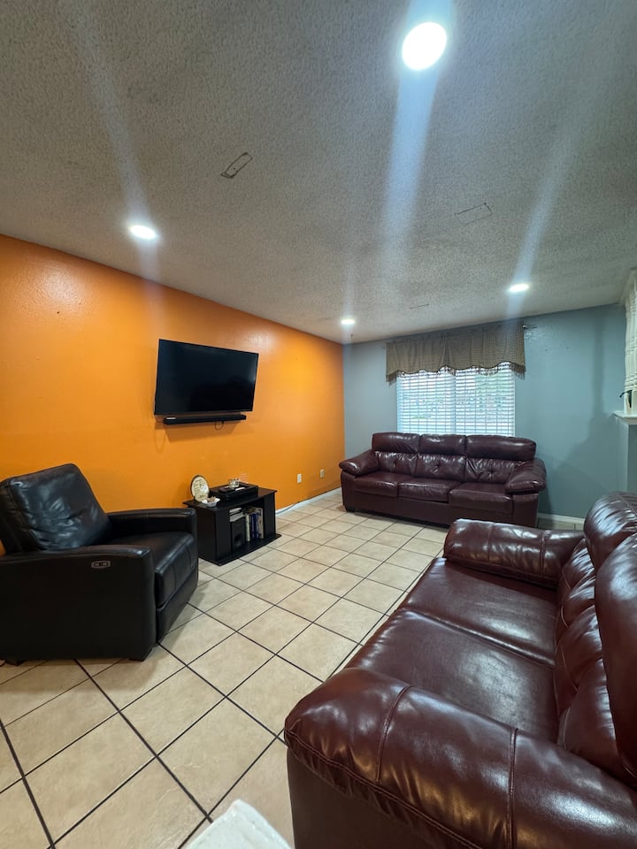 Abuelitas’s Cozy Home - El Paso, TX