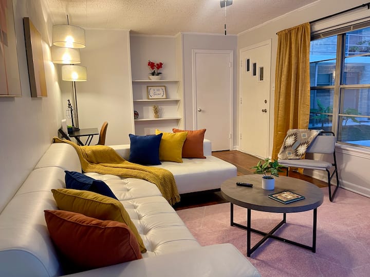 King Bed! Free Parking! Off Broadway - 5 Min/dt! - Alamo Heights, TX