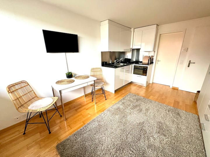 Bijou Serene – Klitzekleines Studio Mit Seeblick - Faulensee