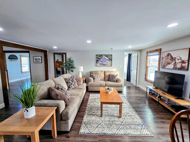 The Wheeling Loft, 3 Bedroom - Muncie, IN