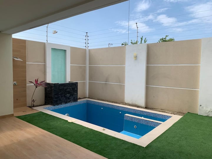 Hermosa Casa Con Piscina Junto Al Mar - La Libertad