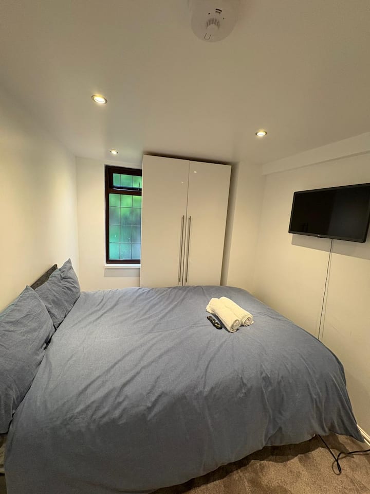 The Peacock Studio 7 Mins From Luton Airport - 鄧斯特布爾