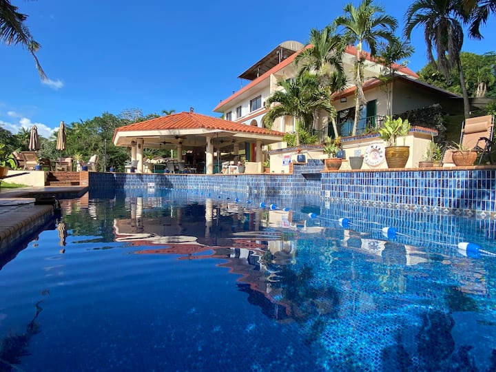 The Manor Guesthouse.
An Alternative Micro-resort. - Guam