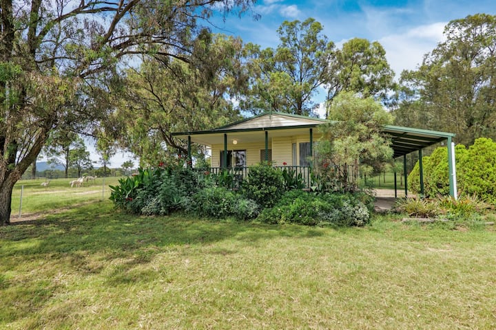 Lucy's Cottage - Broke
