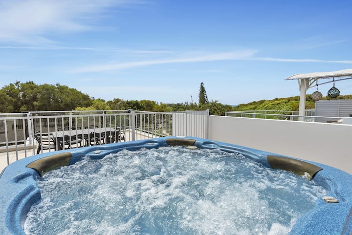 3  Bedroom Beach House - Maroochydore