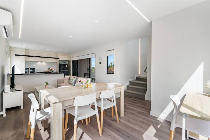 Luxury Modern Brand New House 1 - 奧克蘭