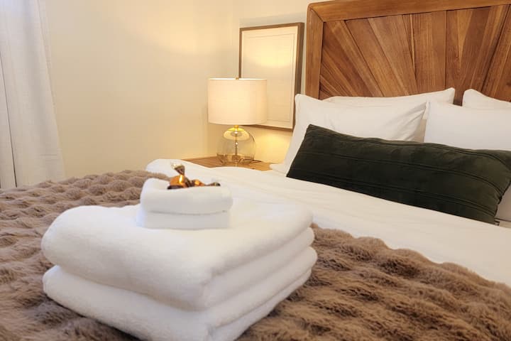 Modern Downtown Phoenix Stay | Walk To Everything! - Phoenix-Sky-Harbor Airport (PHX)