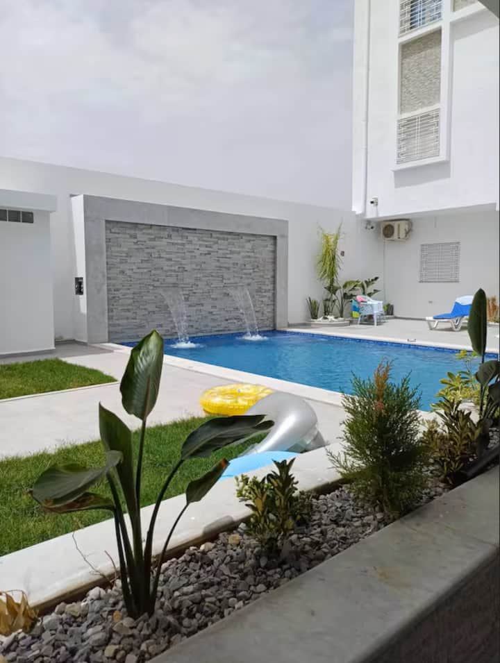 Villa A Korba Avec Piscine  S+4 - Tunisia