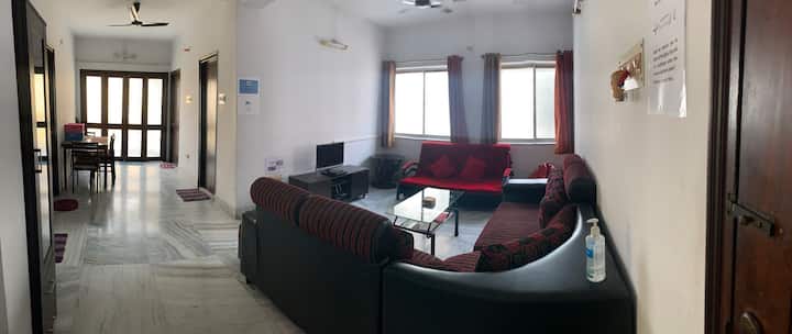 Cosy Spacious 2 Bed South Calcutta Apartment - Kolkata